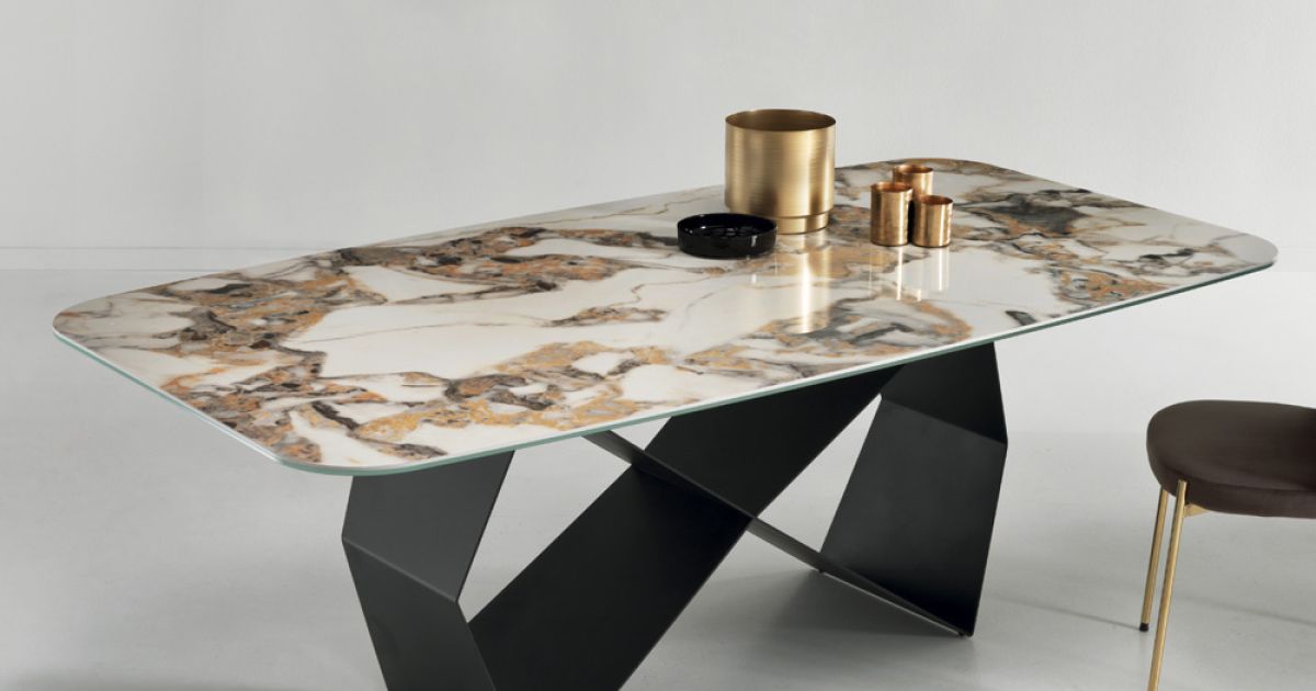 Tisch aus Keramik in Marmor- und Metalloptik Made in Italy